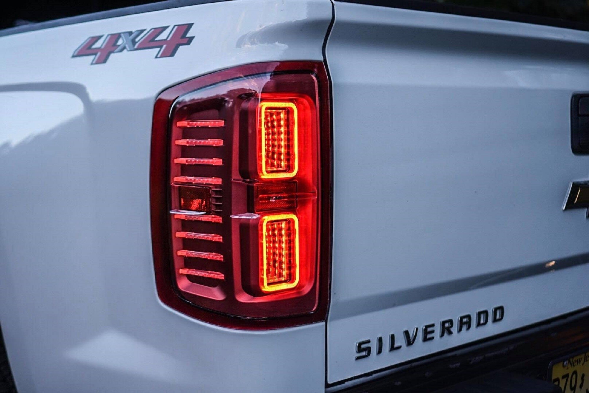 2014 chevrolet silverado tail lights store